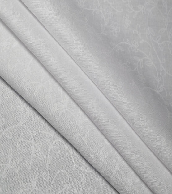 Small Floral Vines On White Quilt Cotton Fabric By Quilters Showcase