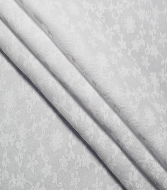 Ditsy Floral Vine On White Quilt Cotton Fabric By Quilters Showcase