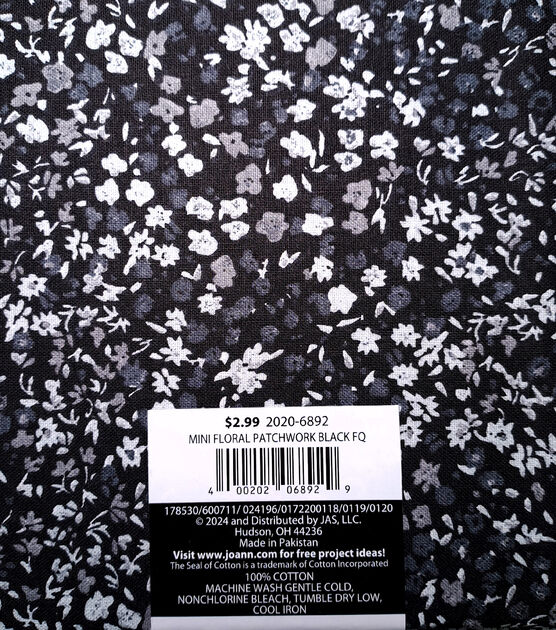 18 X 21 Floral On Black Cotton Fabric Quarter 1pc By Keepsake Calico